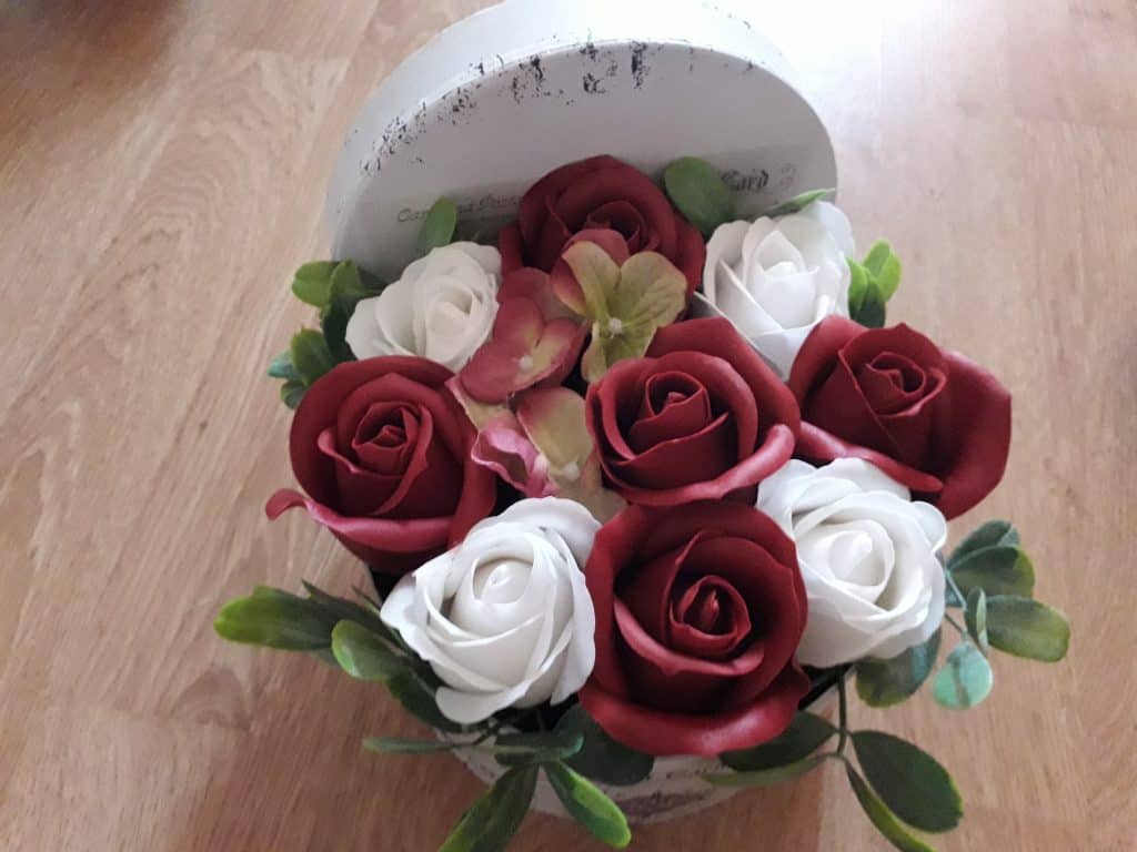 ARANJAMENT DIN FLORI DE SAPUN - CadouImage