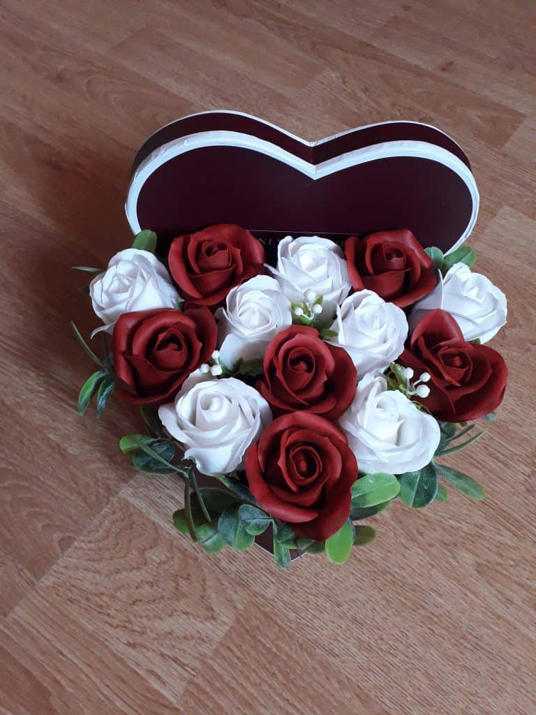 ARANJAMENT DIN FLORI DE SAPUN - CadouImage